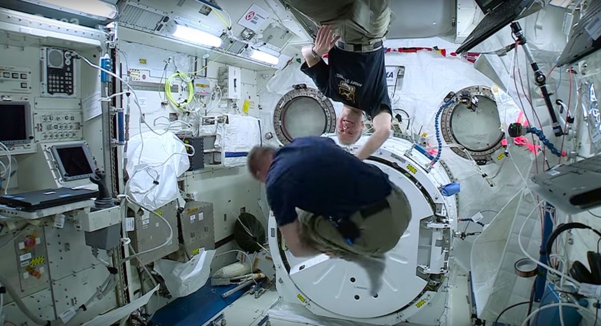 Watch British Astronaut Tim Peake Perform Dizzying Somersaults in Space ...