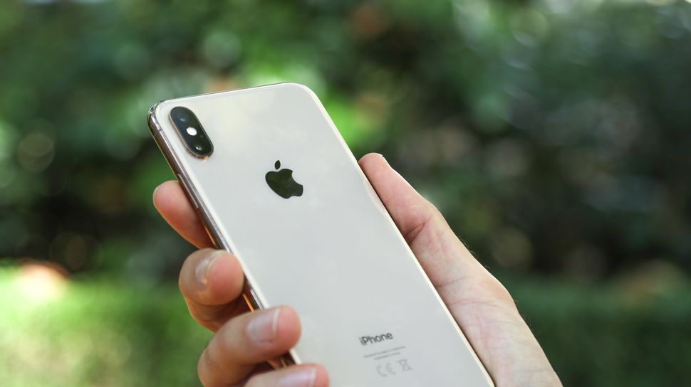 iPhone XS Max review: Apple's aging handset is still top quality ...