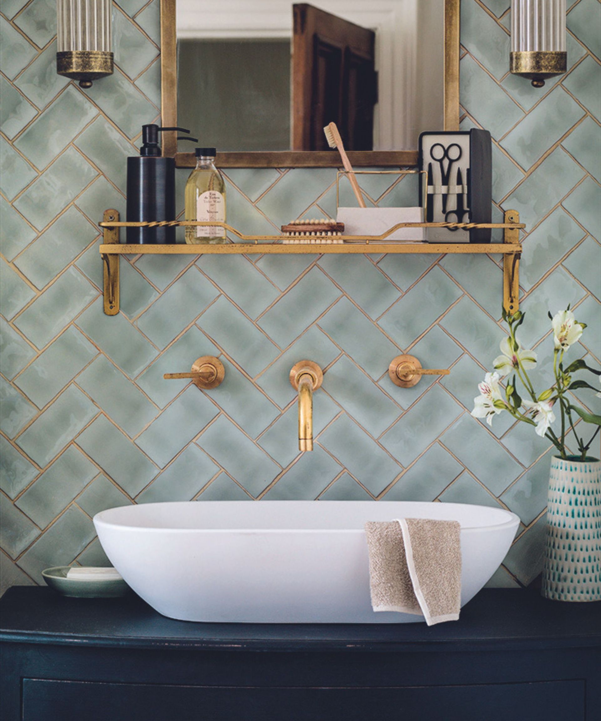 Cleaning with hydrogen peroxide: 9 creative expert tricks | Homes and ...