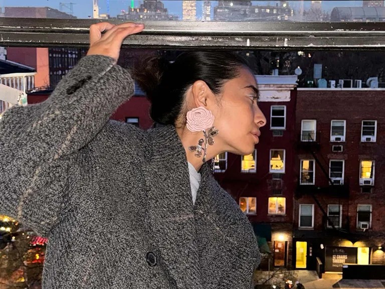 12 Valentine's Day Outfits That Are It-Girl Approved in 2025 | Who What ...