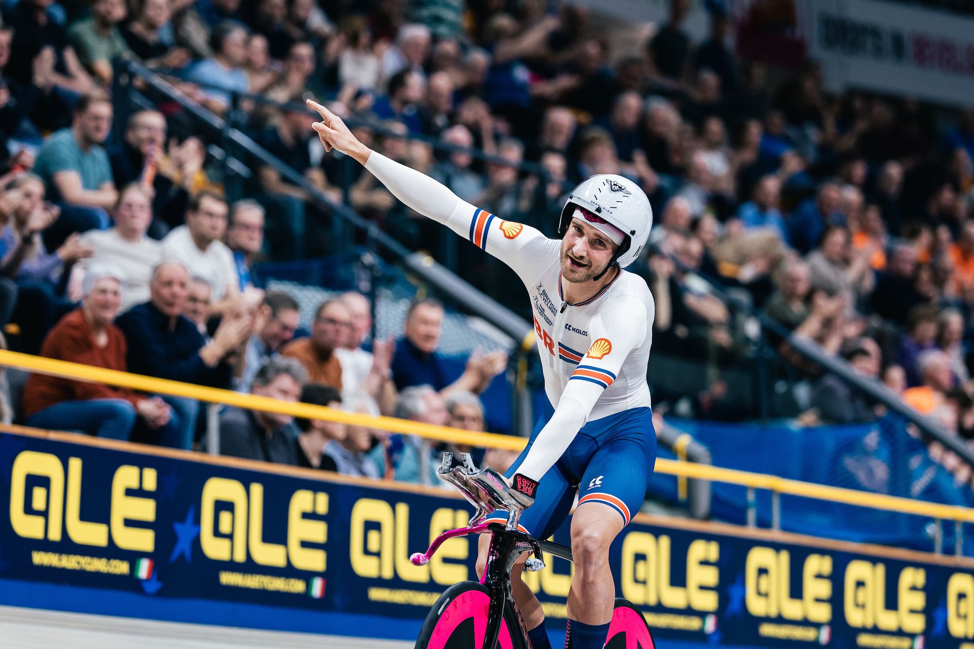 Dan Bigham claims individual pursuit gold at European championships ...