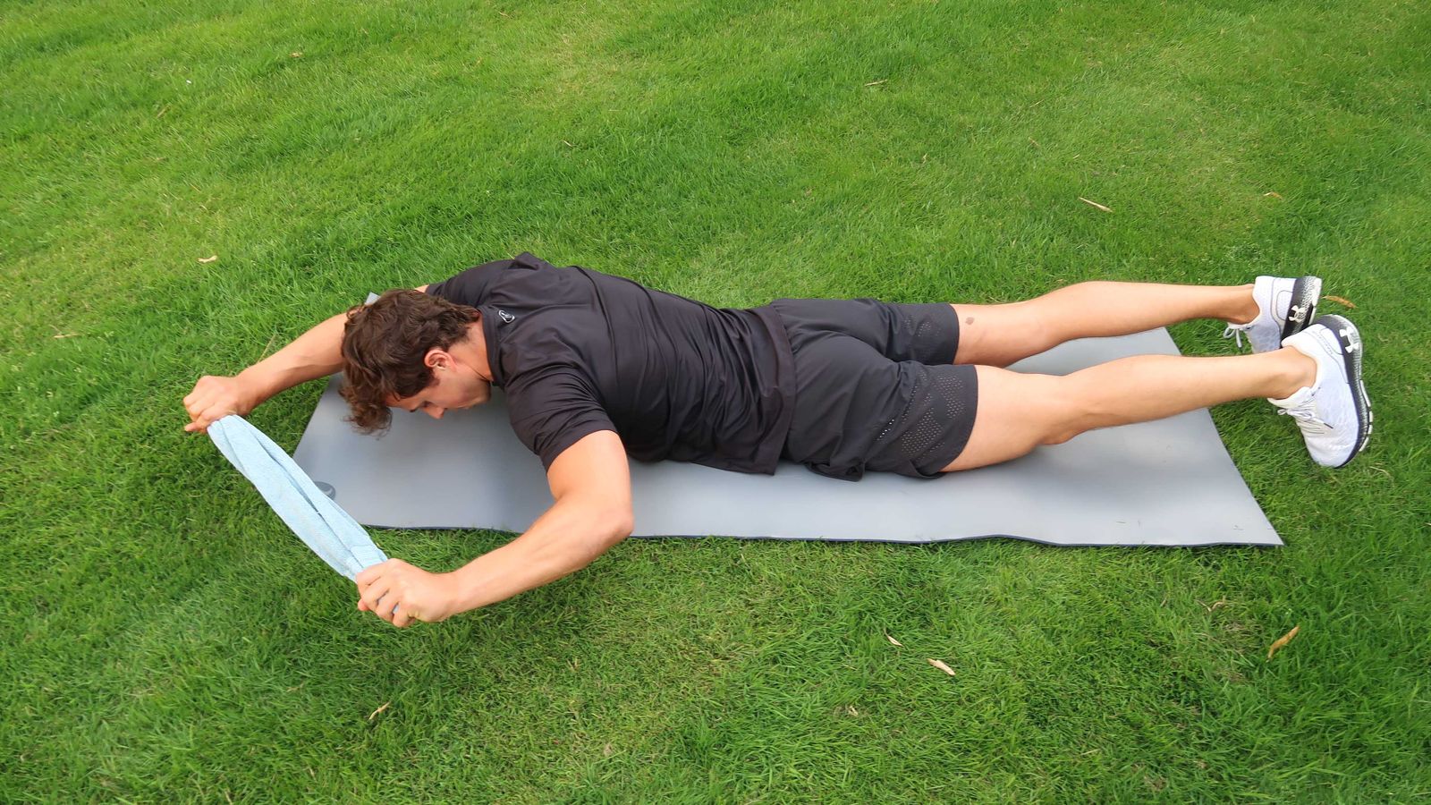 Get in V-shape with the best home workout for the back | T3