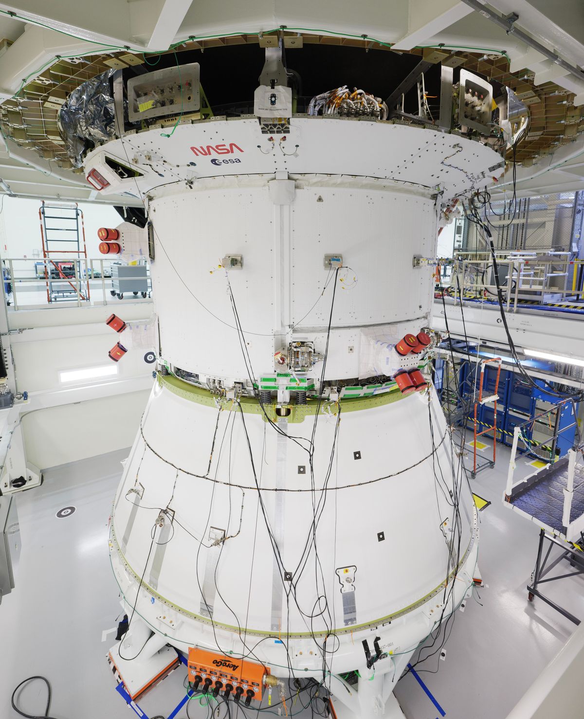 NASA 'worm' logo crawls onto Artemis 2 moon rockets (video) | Space