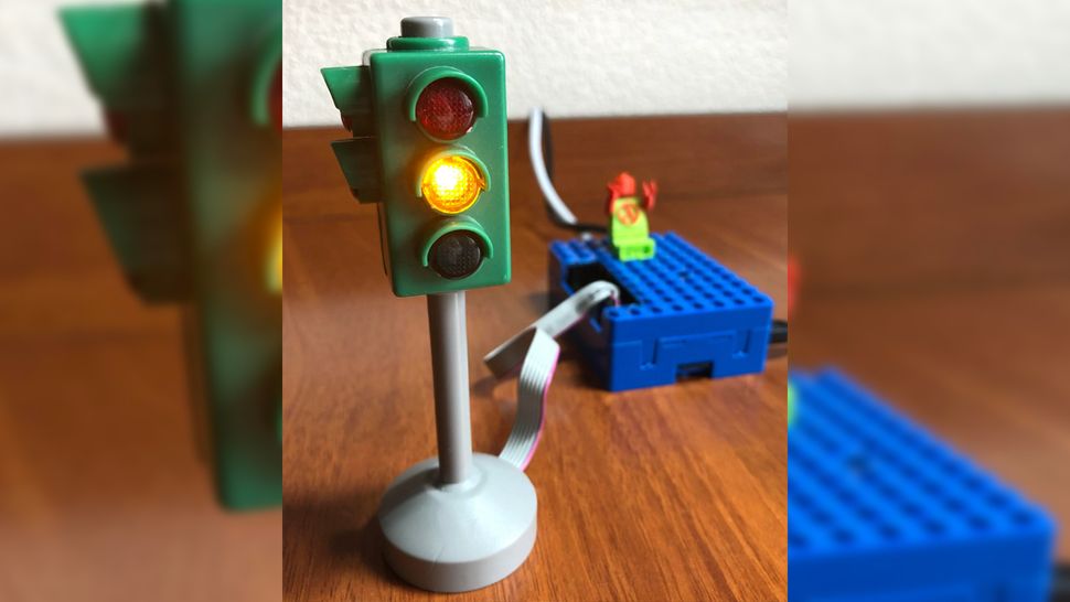 Raspberry Pi Traffic Light Changes Based on Air Quality | Tom's Hardware