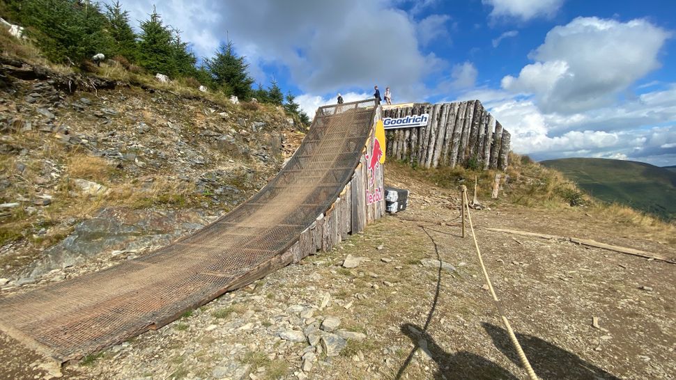 How to win at Red Bull Hardline(as a spectator) | Bike Perfect