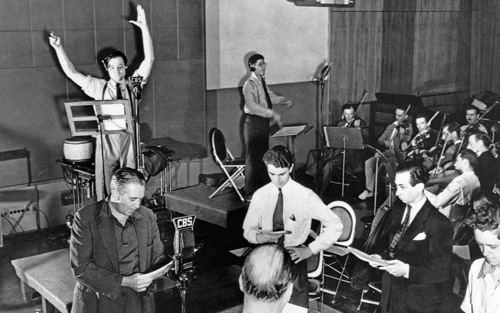 'War of the Worlds!' The Infamous Martian Invasion Radio Broadcast ...