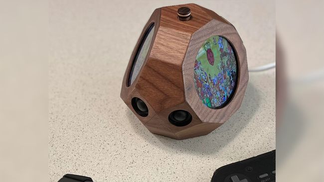 Unique Raspberry Pi Gaming Rig Uses Complex Shapes and Circular LCD ...