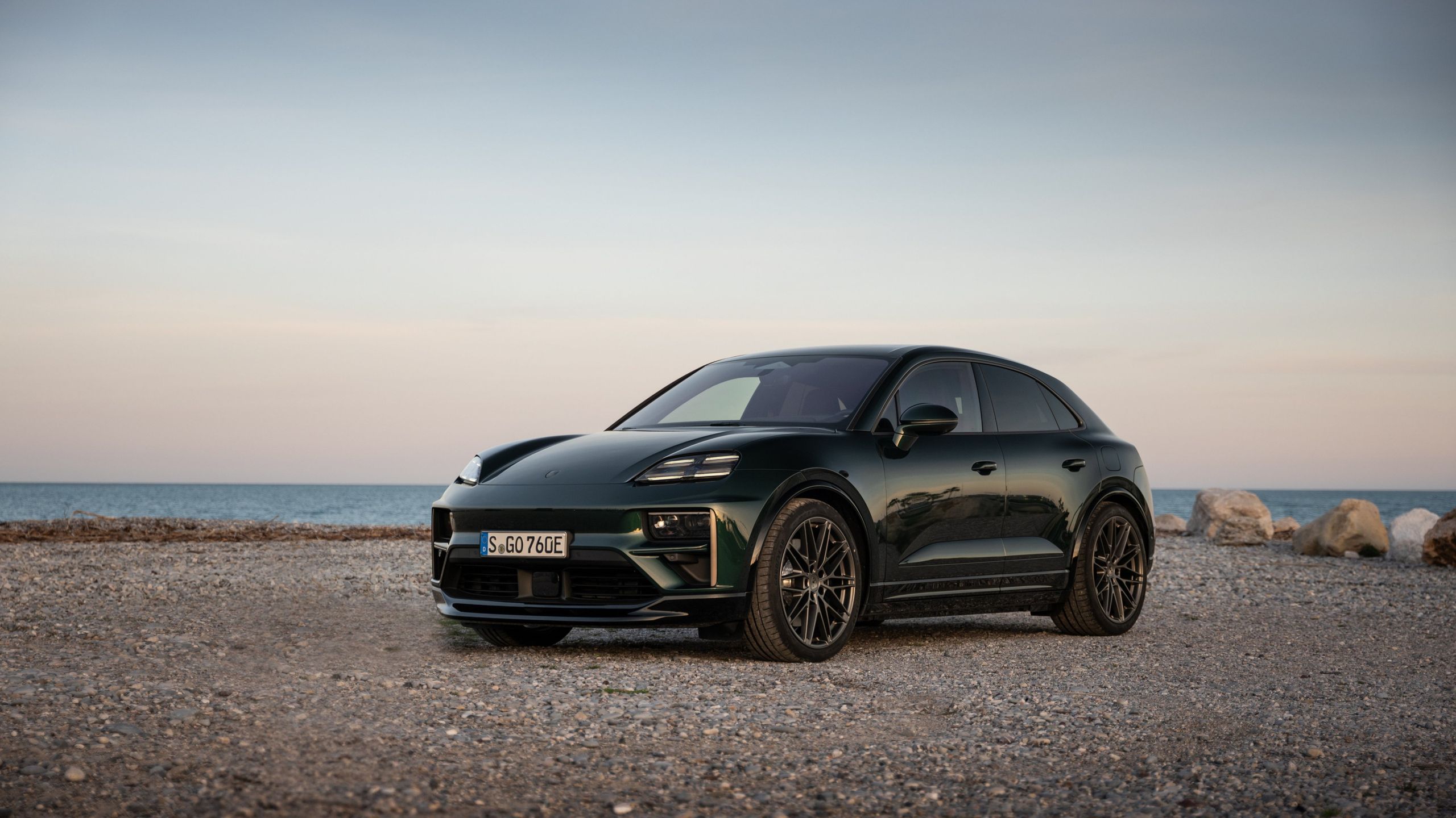 Can Porsche’s electric Macan Turbo coax people out of its combustion ...