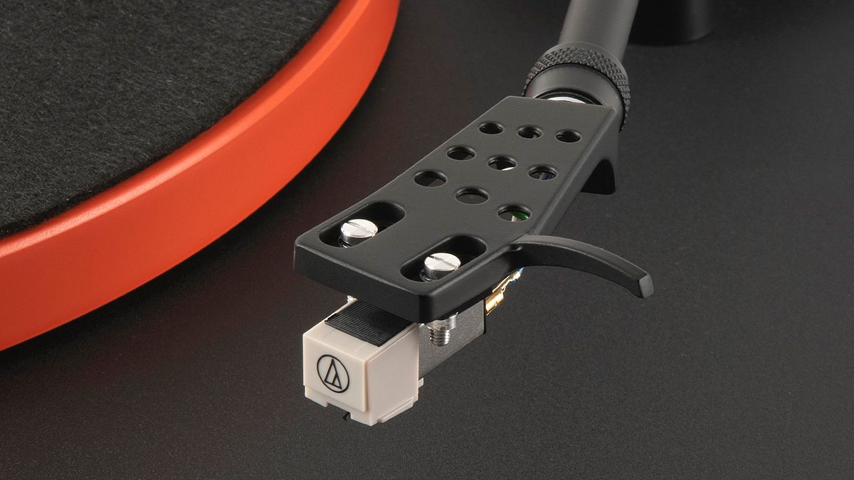 JBL Spinner BT review: JBL's first Bluetooth turntable is an attractive ...