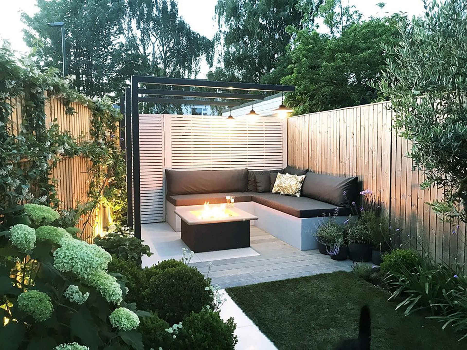 Small backyard layout ideas: 9 inspiring designs | Homes and Gardens