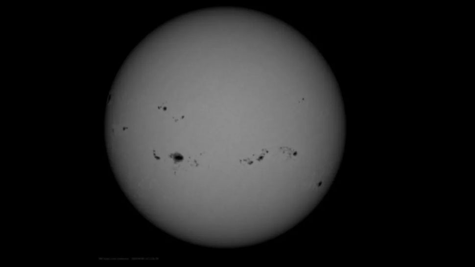 The sun might've just had a record-breaking number of visible sunspots ...