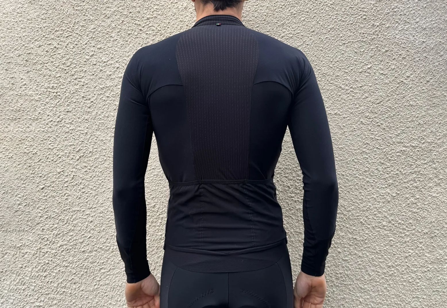 The Q36.5 Dottore Hybrid Que LS aims to fill the gap between a jacket ...