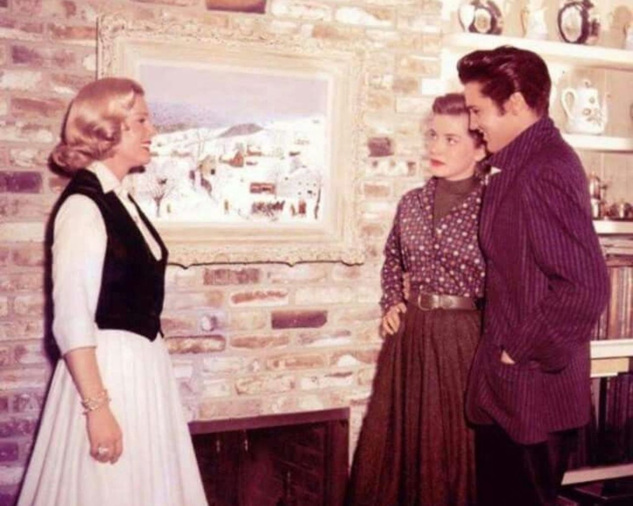 Lizabeth Scott's living room color brings her house to life | Homes and ...