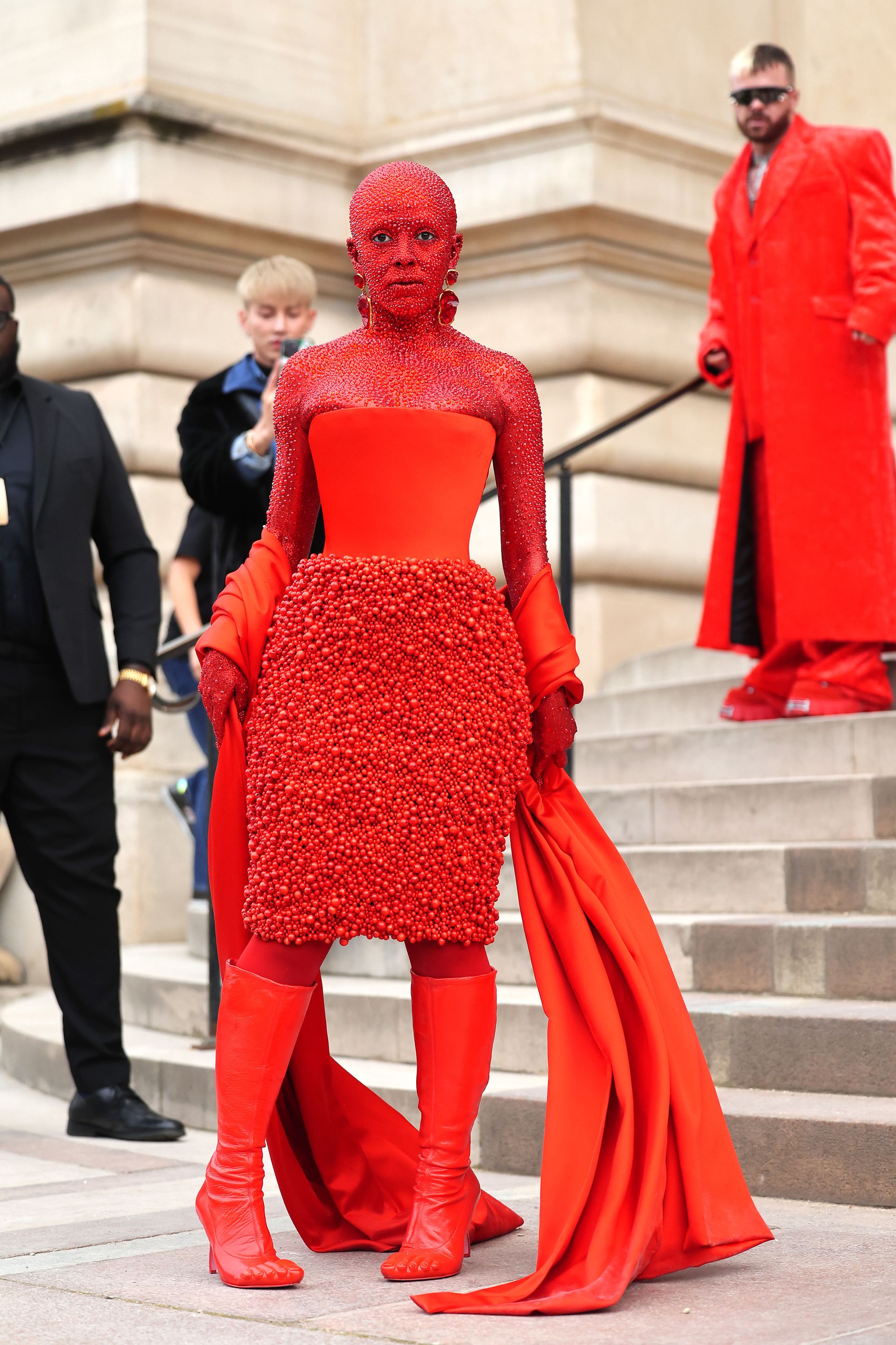 Doja Cat Wore 30,000 Red Swarovski Crystals at Schiaparelli's Show ...
