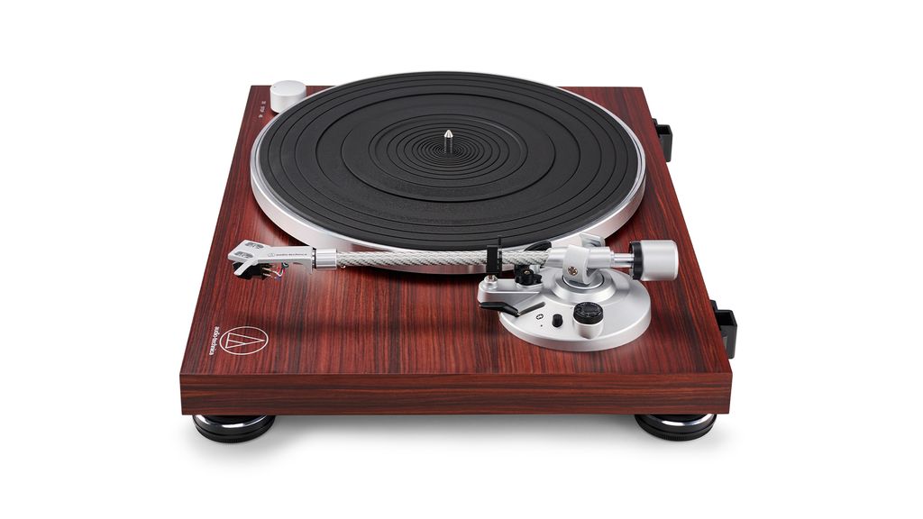 Audio Technica AT-LPW50BTRW: appealing turntable with fine features and ...