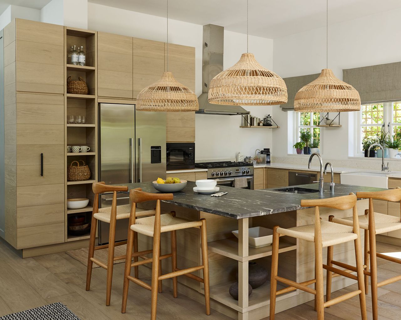 A guide to kitchen clearances, measurements, and spacing | Homes and ...
