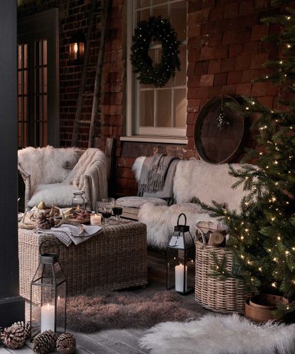 Outdoor Christmas decor ideas: 32 fabulously festive looks | Gardeningetc