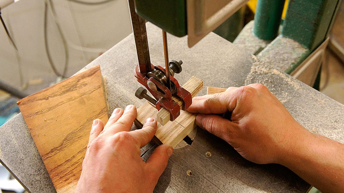 How to block your Stratocaster's tremolo for greater tuning stability ...