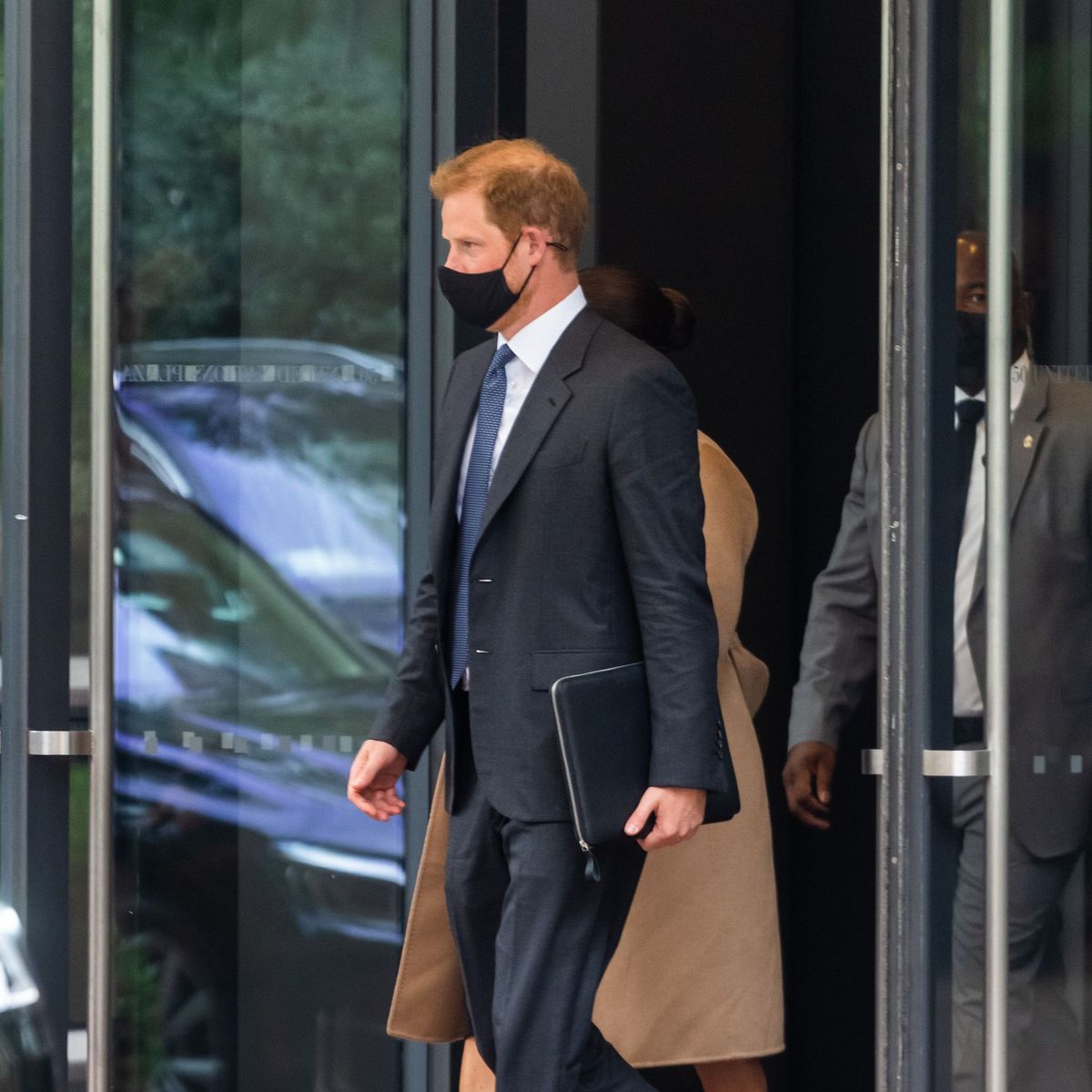 Prince Harry Carried a Briefcase in NYC That Read "Archie's Papa ...
