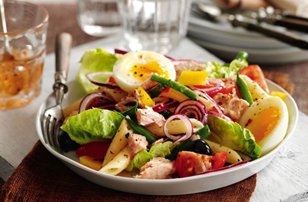 50 filling salad recipes | GoodtoKnow