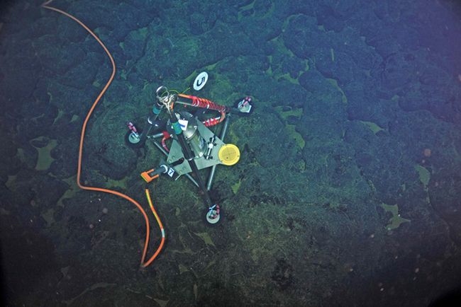 Gallery of Erupting Underwater Seamount | Live Science
