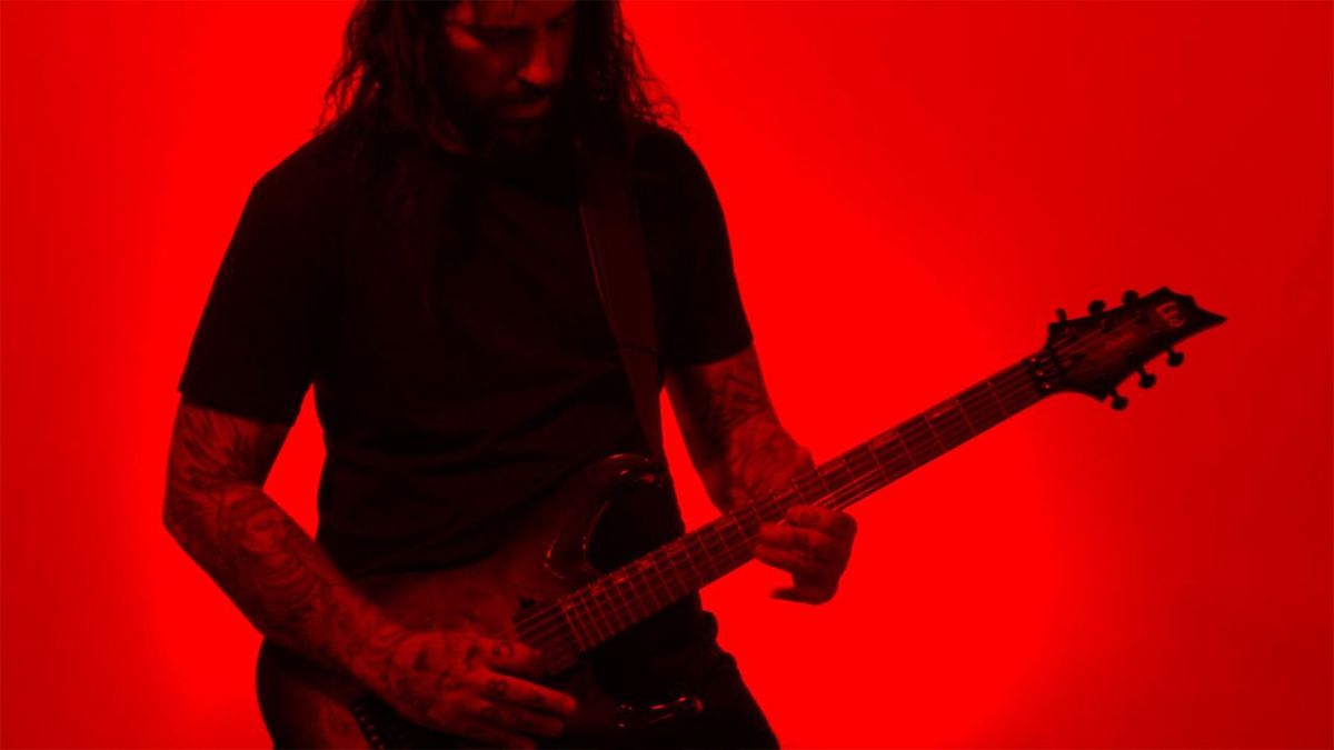 Bobby Keller delivers an indomitable performance of Reign in Fire in ...