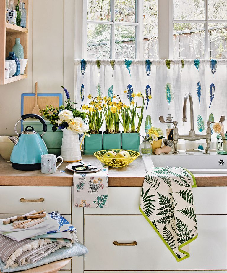 Kitchen curtain ideas: 10 softening drapery styles | Homes and Gardens