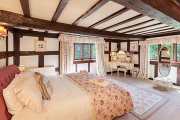 A magnificent, 400-year-old grand hall — plus 138-acre estate — that ...