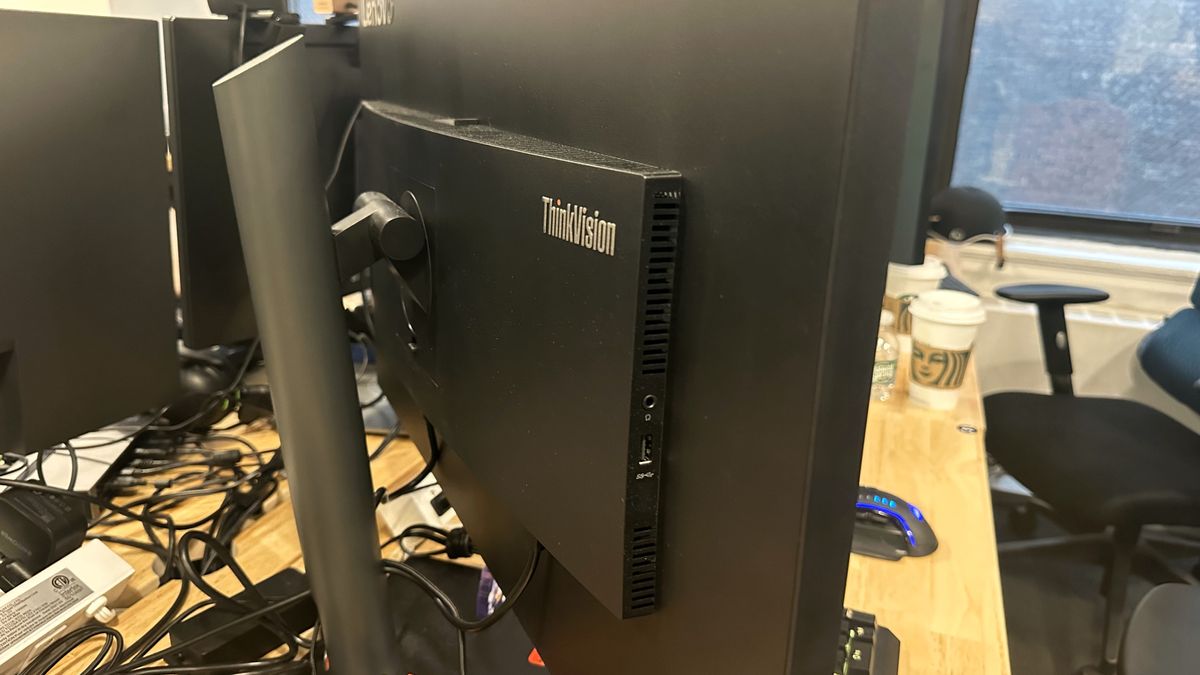 Lenovo ThinkVision P32p-30 monitor: A vivid 4K Thunderbolt 4 Hub ...