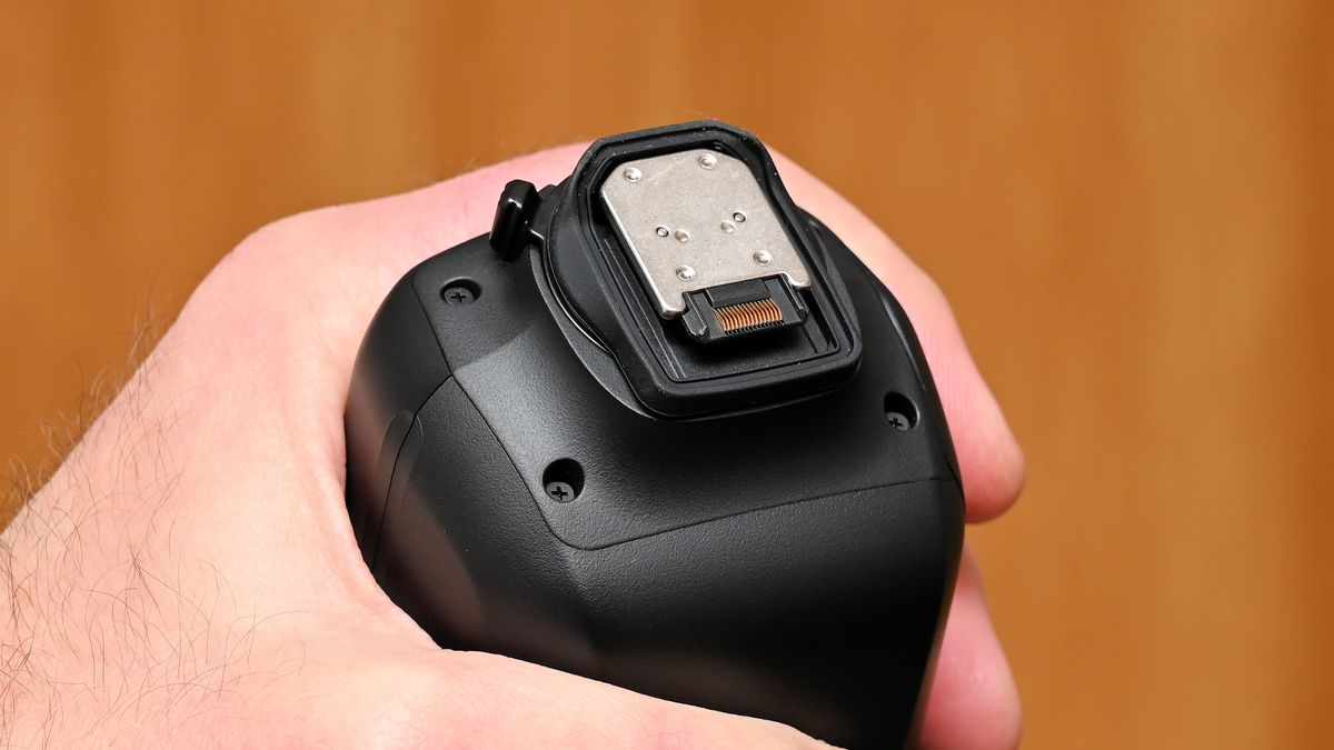 Canon Speedlite EL-10 review: the reinvention of a favorite flashgun ...