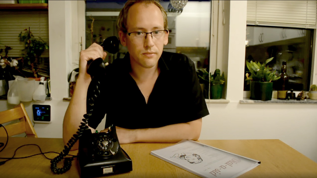 Dial-a-Chiptune With This Raspberry Pi-Powered Retro Music Phone | Tom ...