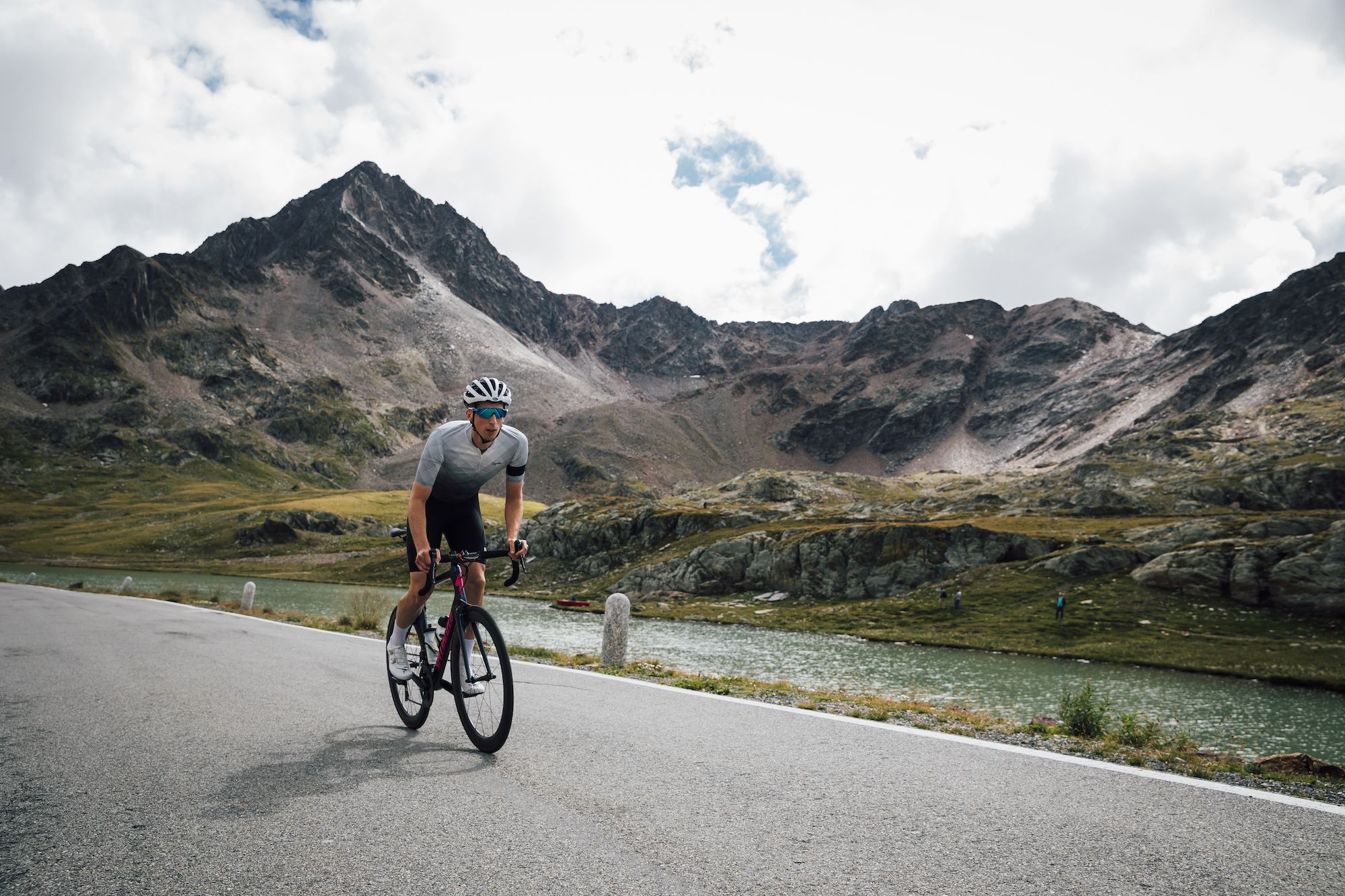 How to master riding long climbs | Cycling Weekly