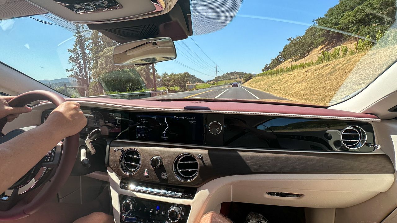 Rolls-Royce Spectre first drive: a new wave of EV | T3