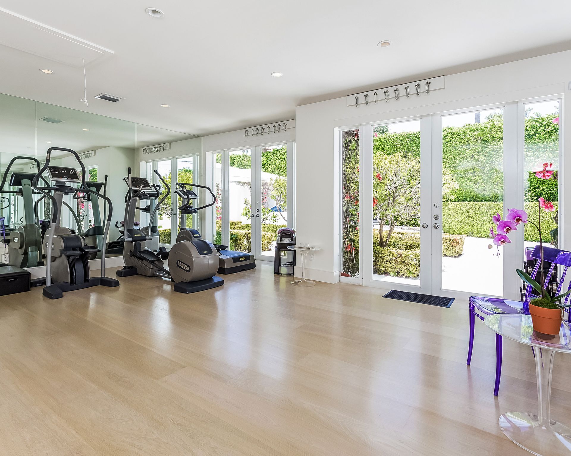 Shakira's house: the former Miami mansion is a minimalist masterpiece ...