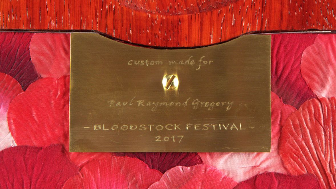 These Alice In Wonderland and Saxon guitars have to be seen to be ...