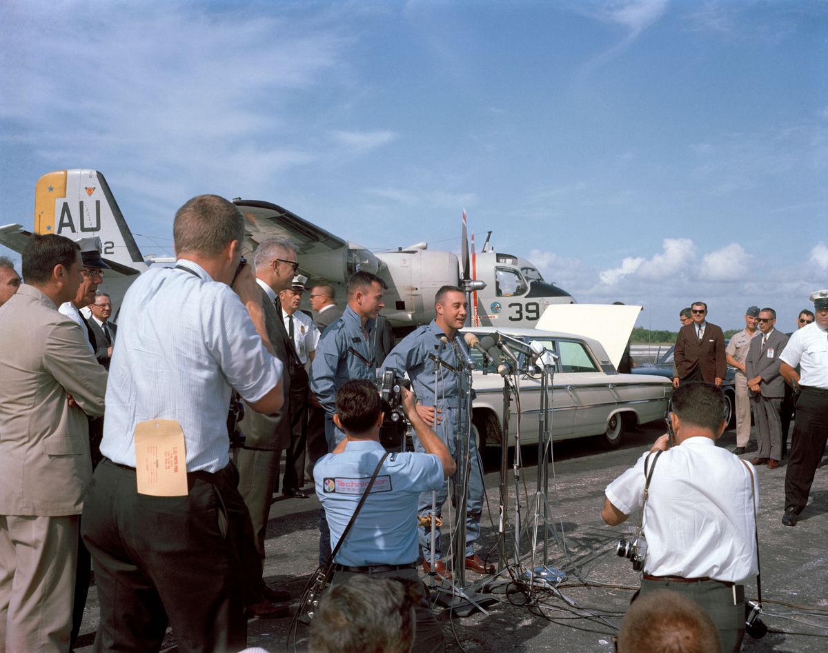 Gemini 3 in Photos: The 1st Crewed Flight of NASA's 2-Person Spaceship ...