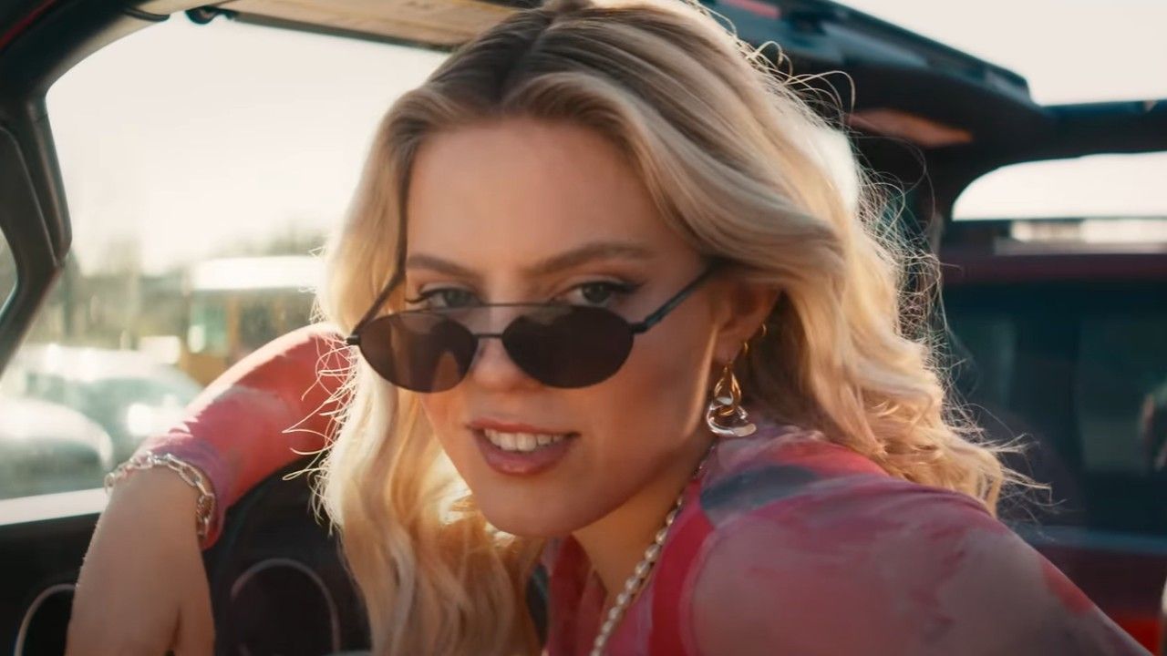 Mean Girls’ Renee Rapp Compares Singing Regina’s Songs On Broadway To ...