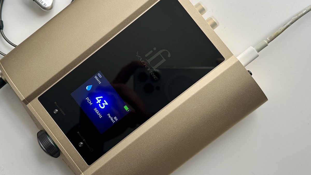 iFi iDSD Valkyrie DAC review: a headphone amp capable of staggeringly ...