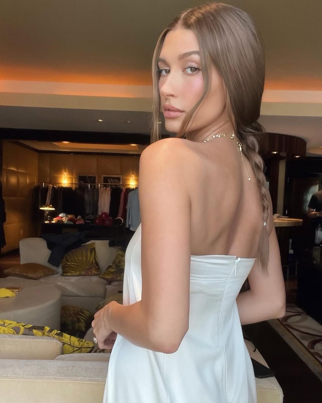 Face-Framing Waves Is the Hairstyle Celebs Keep Turning To | Who What Wear