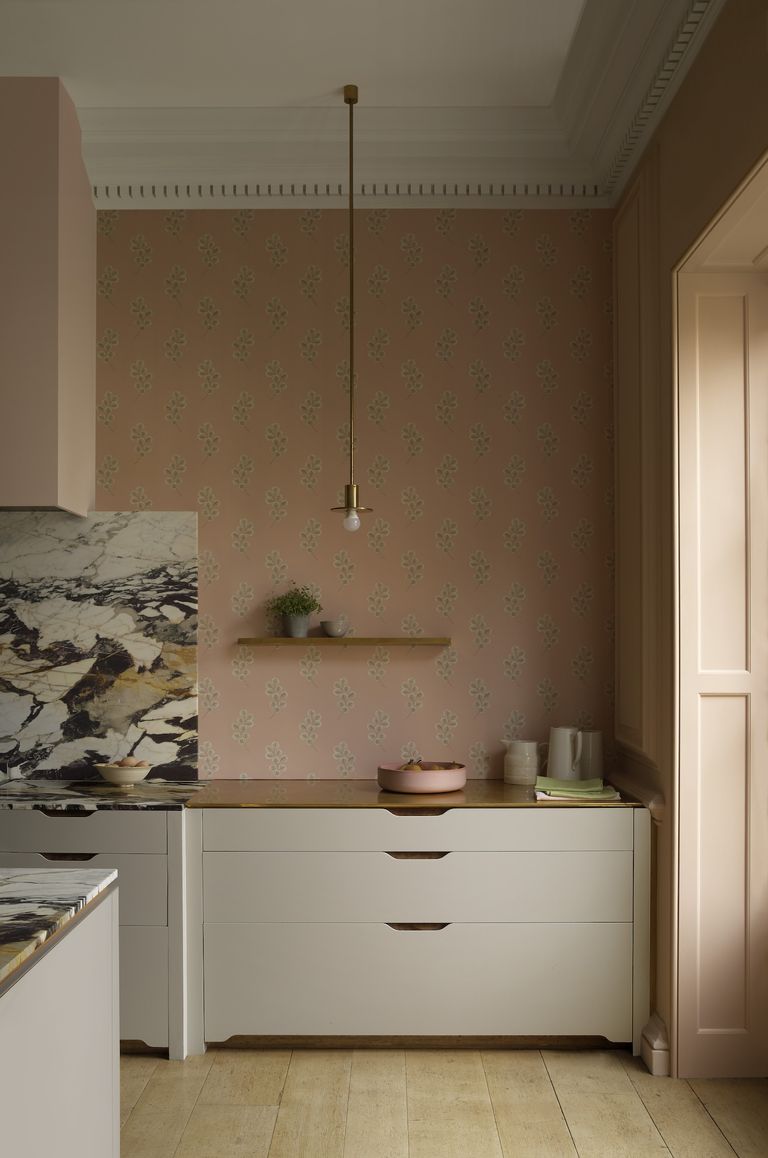 Country kitchen wallpaper: 25 ideas for charm and character | Homes and ...
