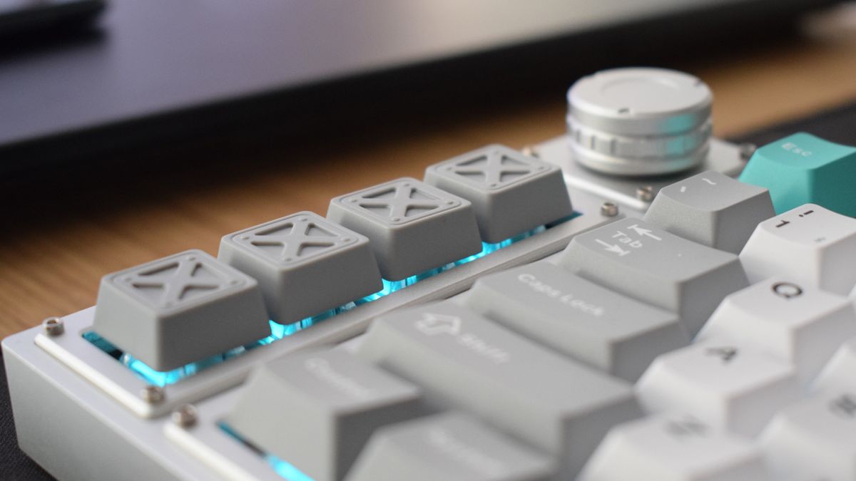 Lemokey L3 wireless keyboard review: Worth its weight in gold | Laptop Mag