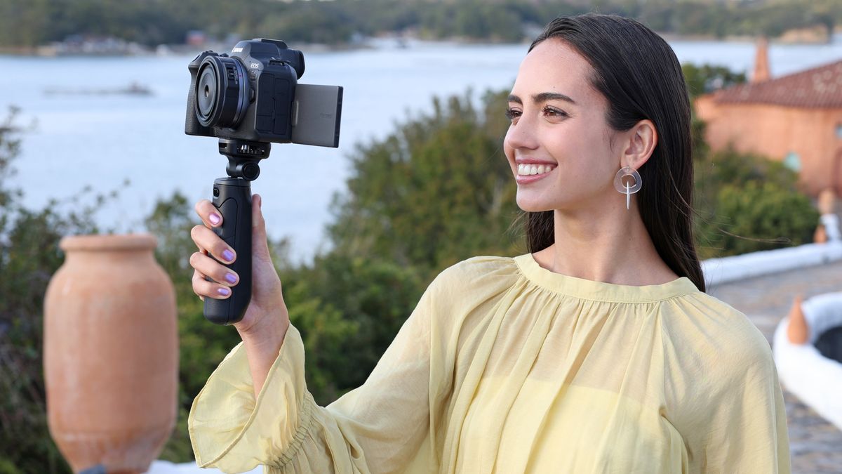 5 Canon cameras get fresh firmware – including support for a new lens ...