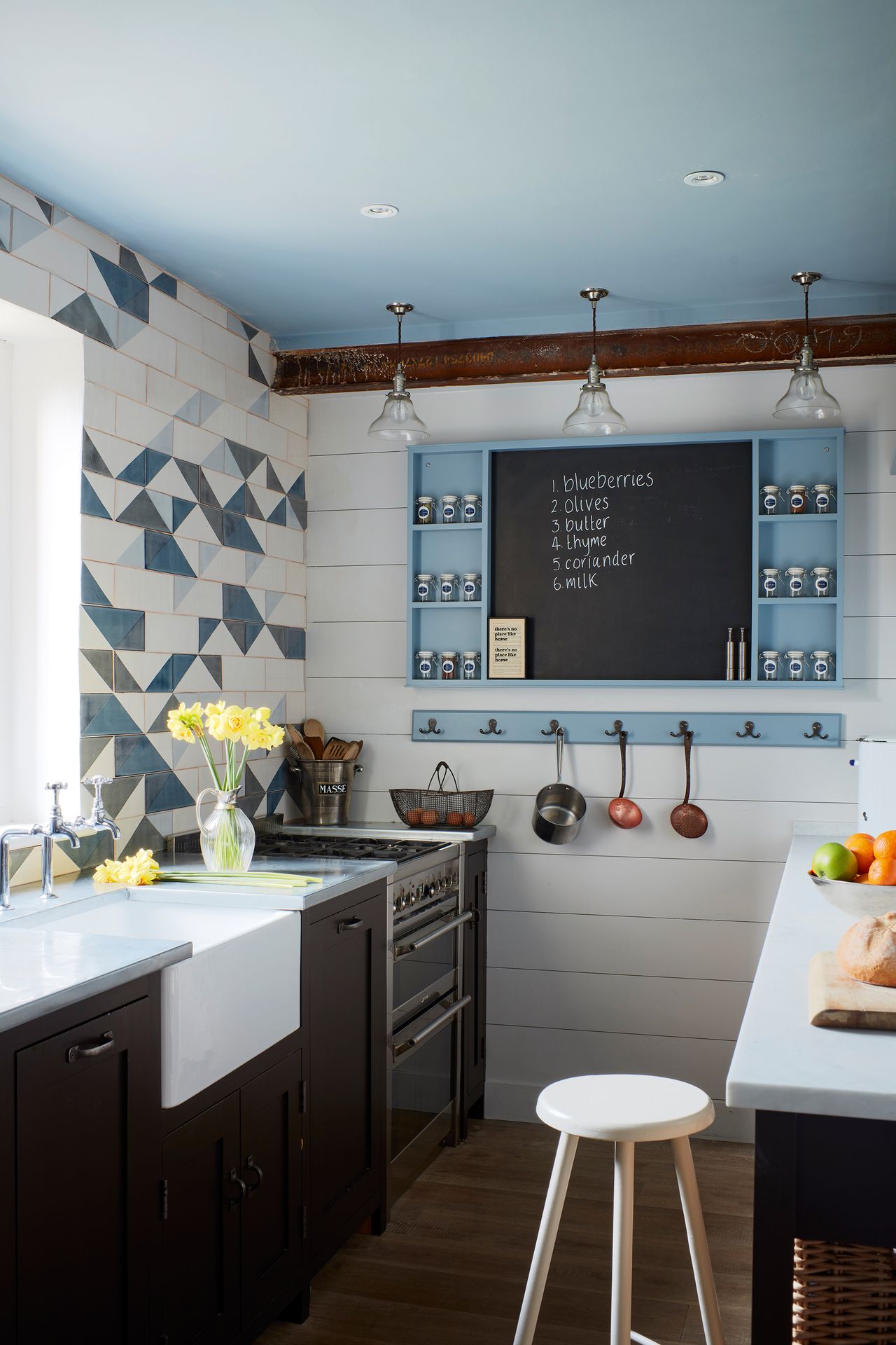 Real homes: a period cottage is given a vintage, New England feel ...