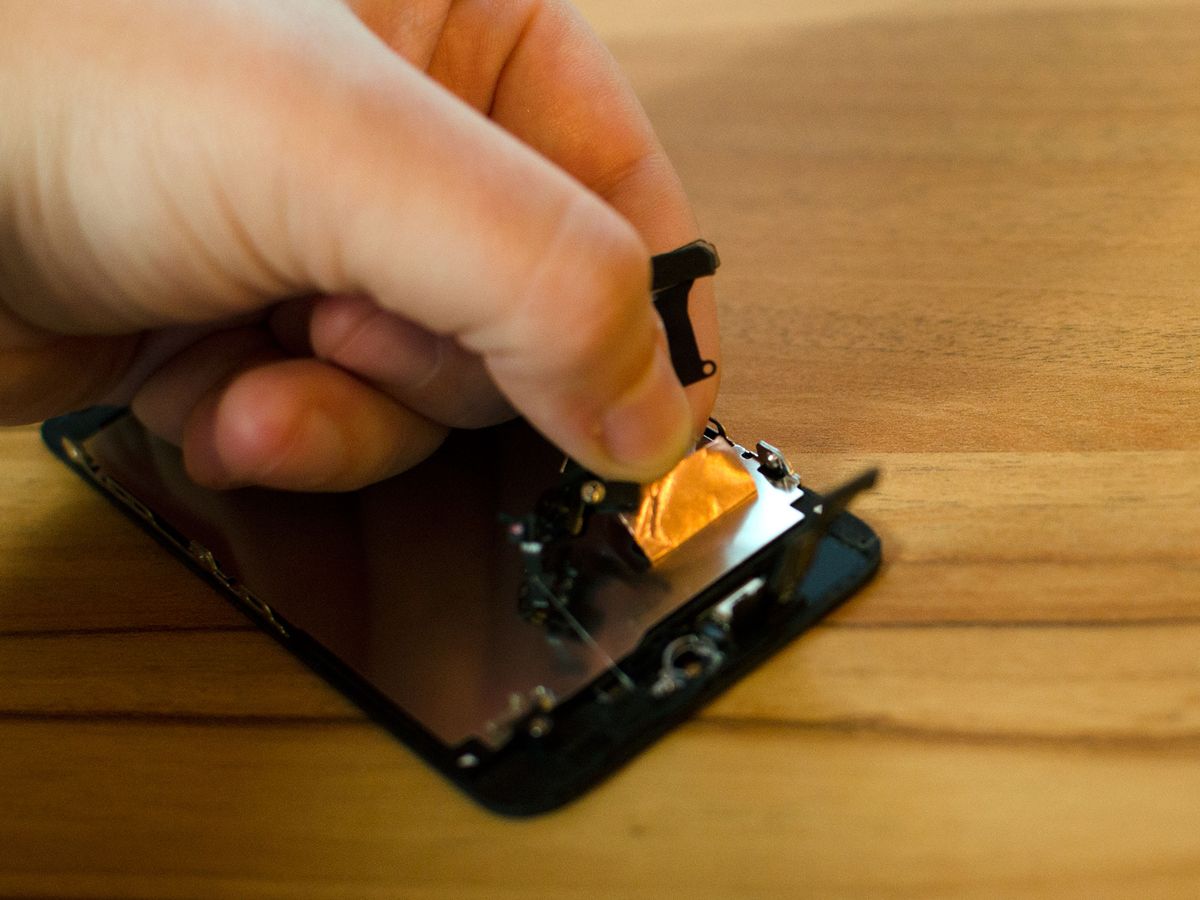 How to replace the front-facing FaceTime camera in an iPhone 5s | iMore