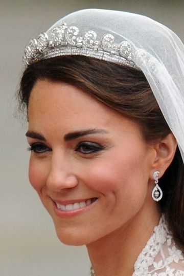 How Meghan Markle's Wedding Tiara Compares to Princess Diana's and Kate ...