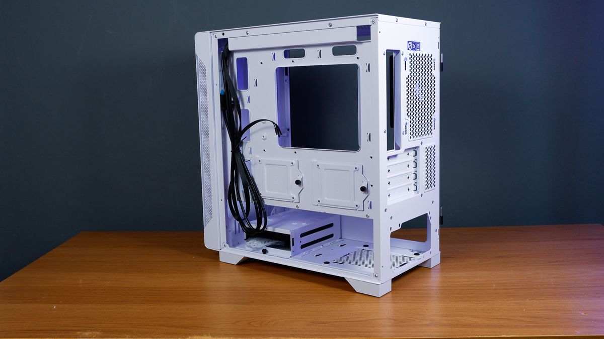 Thermaltake S100 TG Snow Edition review | PC Gamer
