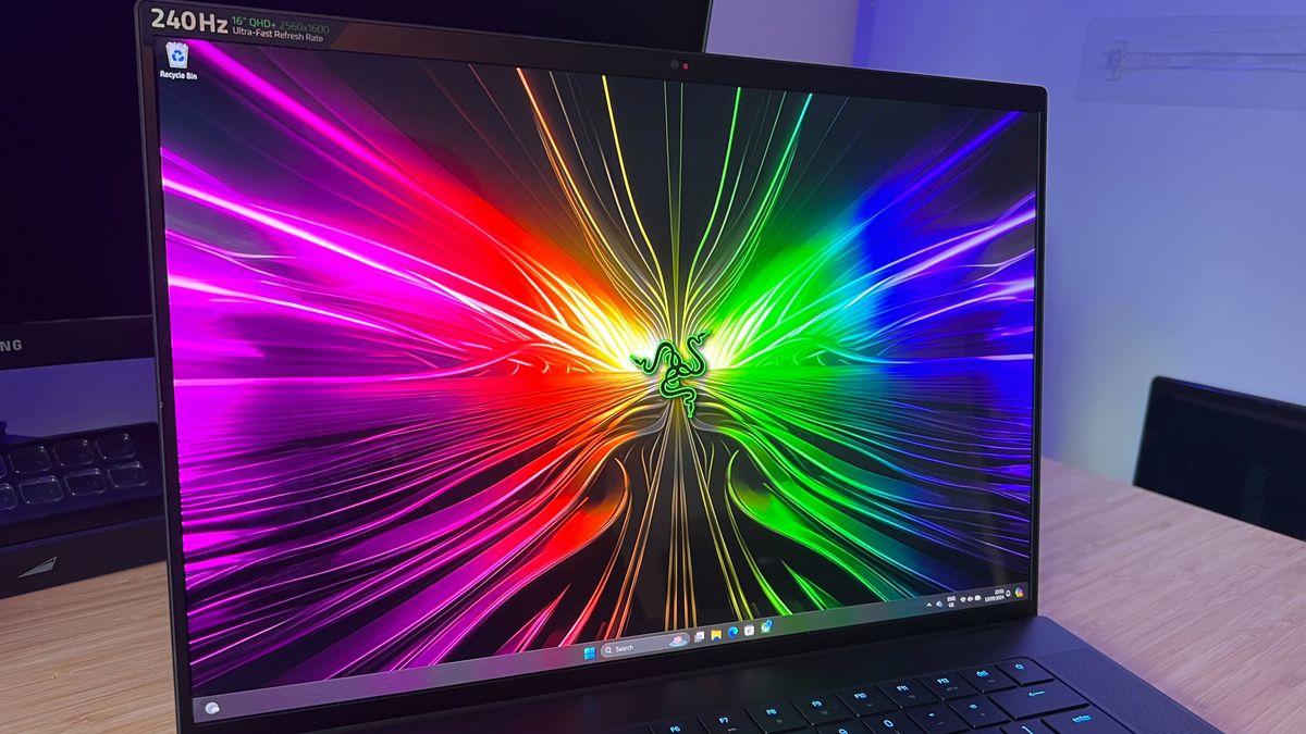 The new Razer Blade 18 comes with the world's first 18-inch dual-mode ...