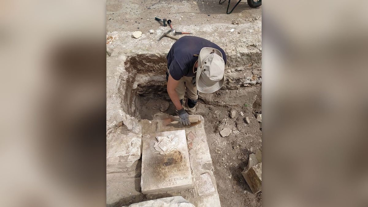 1,000 burials and medieval village found in excavation of abbey ...
