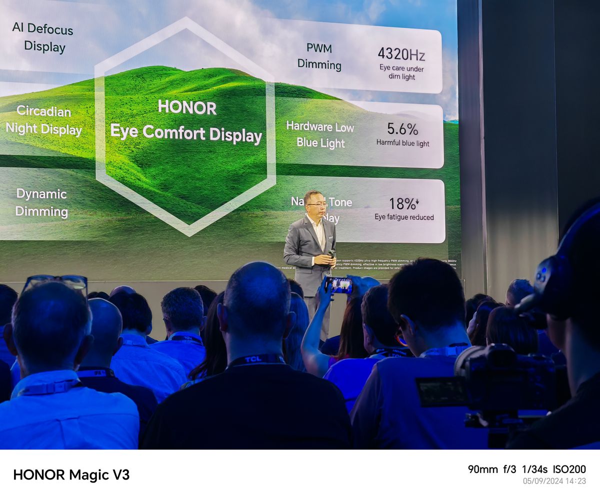 Honor Magic V3 is world's thinnest foldable with Studio Harcourt ...