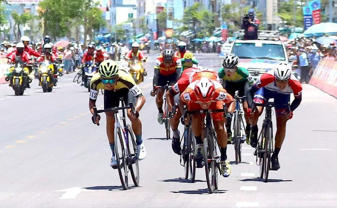 HTV Cup: Nguyen Duong Ho Vu wins from 100km long breakaway | Cyclingnews